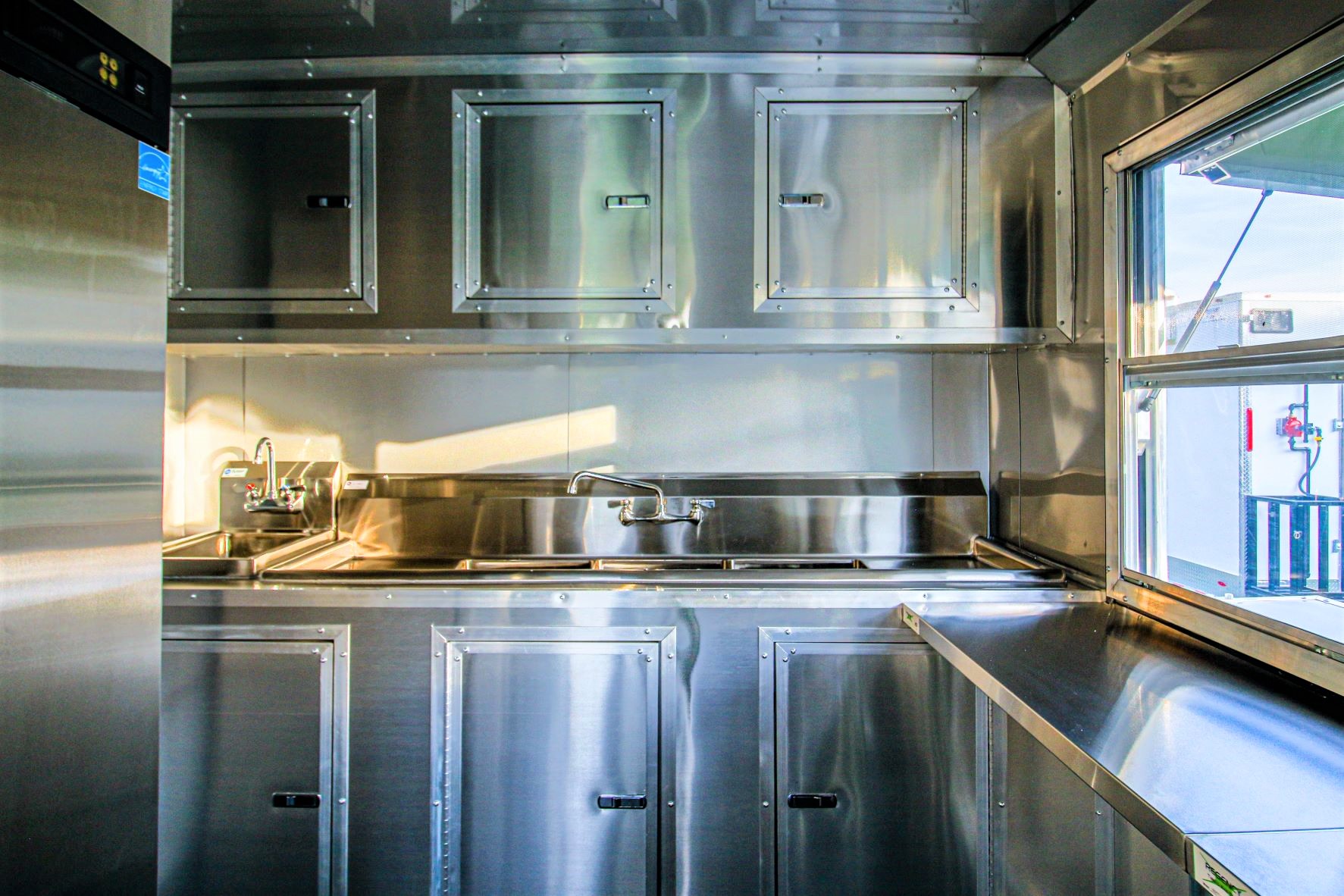 8.5×16 Equipped Food Trailer – White | Custom Trailer Pros