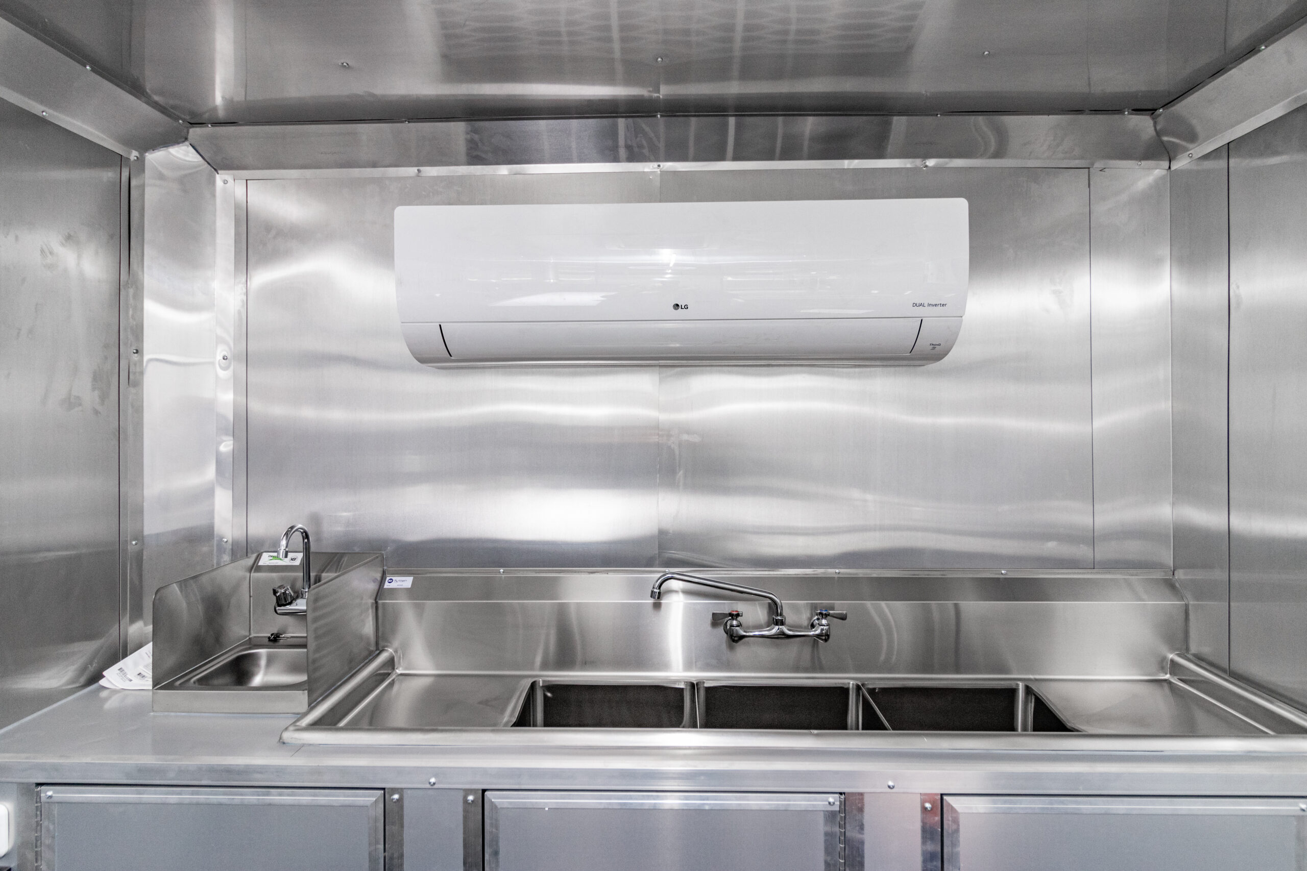 8.5×22 Equipped Pizza Trailer – White | Custom Trailer Pros